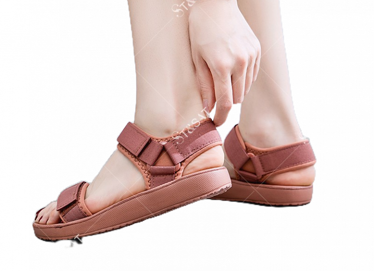 9 Best Sandals for Women to Keep in Step and Stay in Style